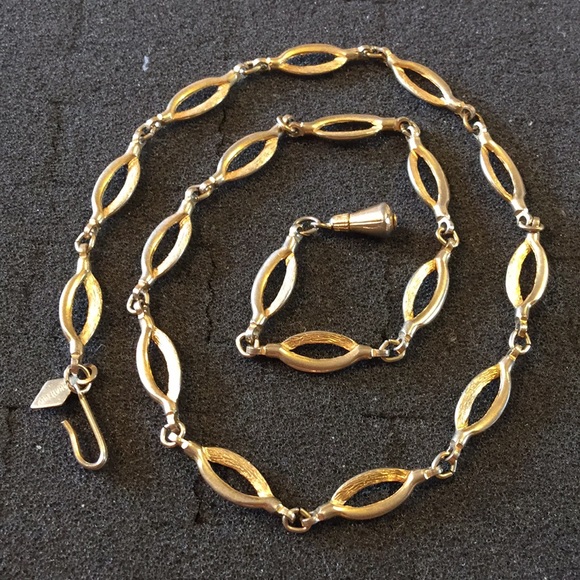 Sarah Coventry | Jewelry | Vintage Sarah Cov Brushed Gold Necklace ...